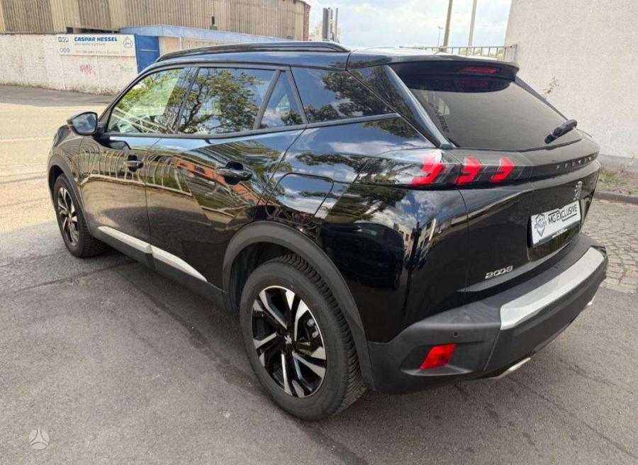 Black Peugeot 2008 2021 in Vilkaviskis, with an engine capacity of 1.20 L and mileage of 67 thousand km for 11300 €, photo 3 on AUTOMOTO.COM.LV