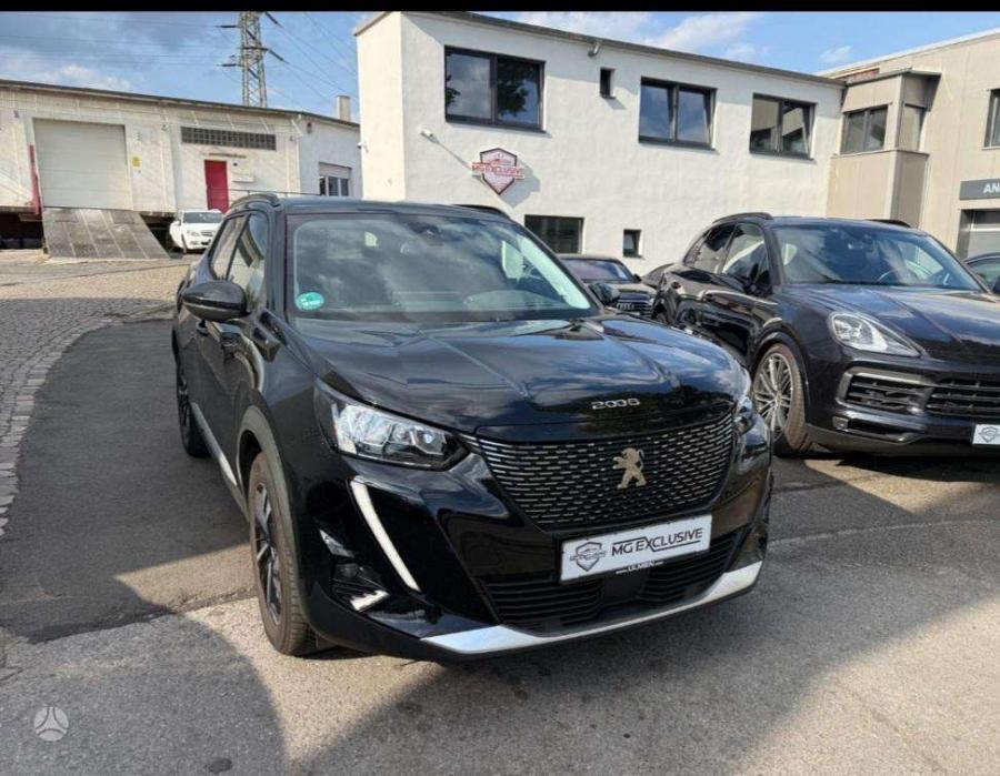 Black Peugeot 2008 2021 in Vilkaviskis, with an engine capacity of 1.20 L and mileage of 67 thousand km for 11300 €, photo 6 on AUTOMOTO.COM.LV