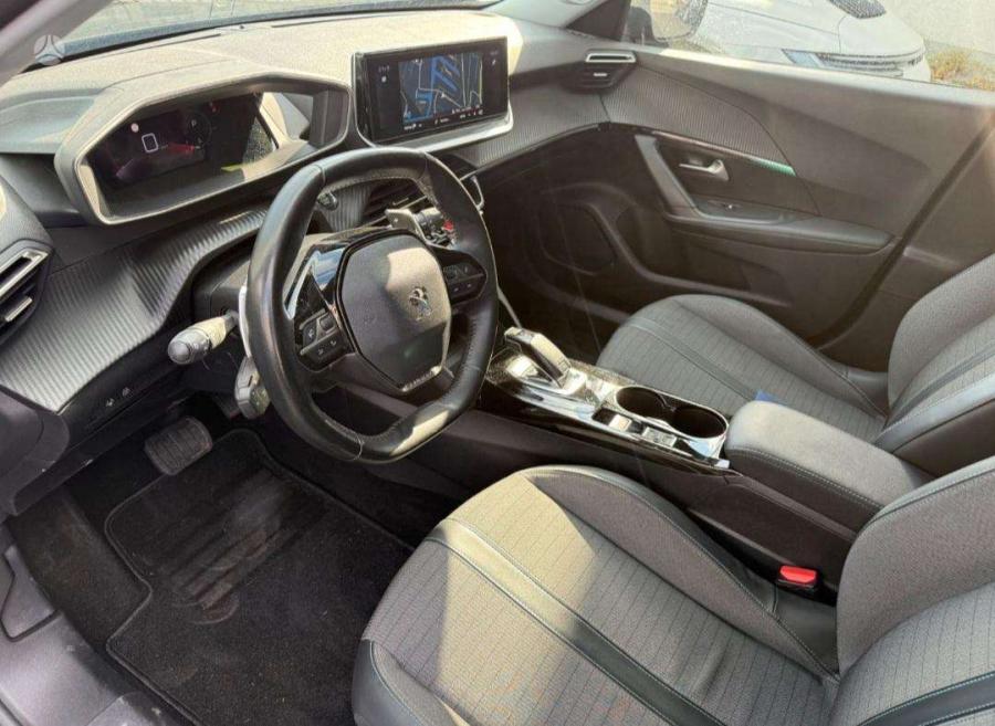 Black Peugeot 2008 2021 in Vilkaviskis, with an engine capacity of 1.20 L and mileage of 67 thousand km for 11300 €, photo 7 on AUTOMOTO.COM.LV
