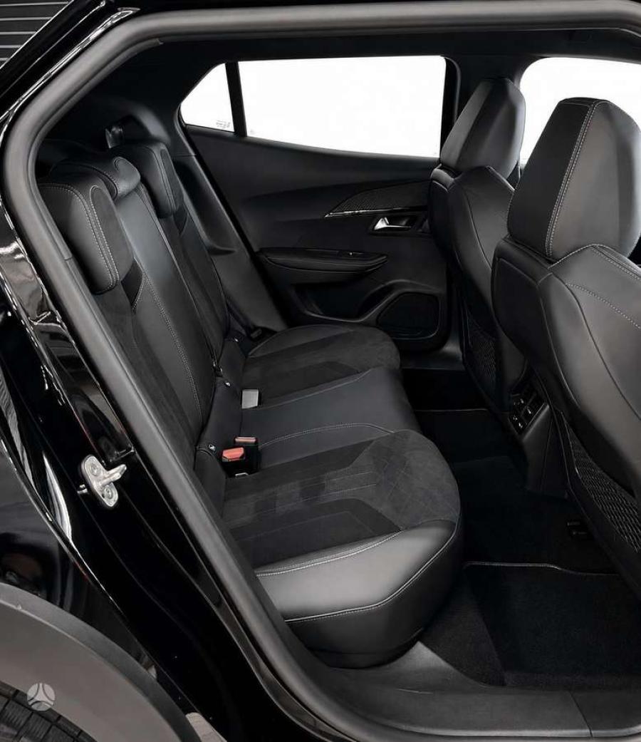 Black Peugeot 2008 2021 in Kaunas, with an engine capacity of 1.20 L and mileage of 110 thousand km for 15200 €, photo 8 on AUTOMOTO.COM.LV