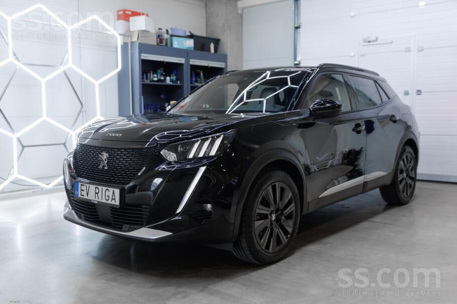 Black Peugeot 2008 2021 in Riga, with an engine capacity of 1.20 L and mileage of 147 thousand km for 17590 €, photo 4 on AUTOMOTO.COM.LV