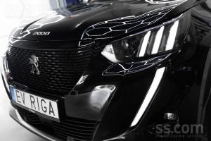 Black Peugeot 2008 2021 in Riga, with an engine capacity of 1.20 L and mileage of 147 thousand km for 17590 €, photo 5 on AUTOMOTO.COM.LV