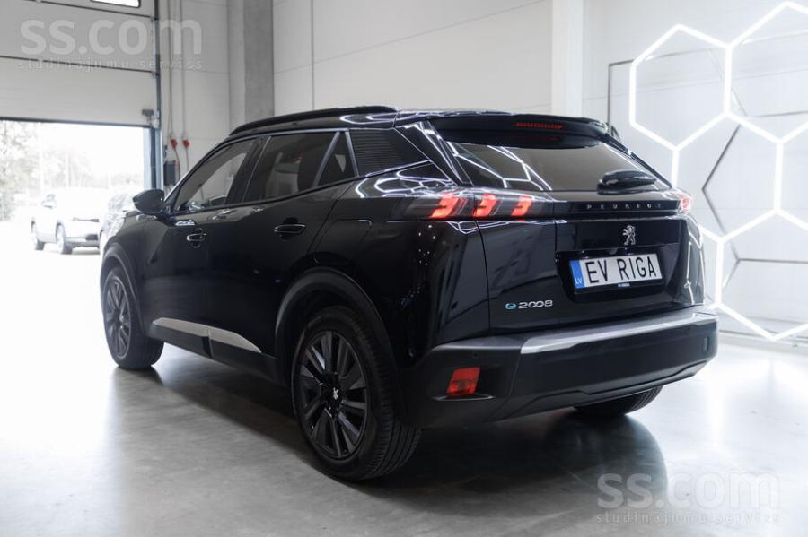 Black Peugeot 2008 2021 in Riga, with an engine capacity of 1.20 L and mileage of 147 thousand km for 17590 €, photo 7 on AUTOMOTO.COM.LV