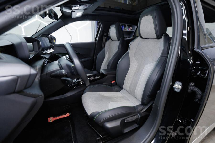 Black Peugeot 2008 2021 in Riga, with an engine capacity of 1.20 L and mileage of 147 thousand km for 17590 €, photo 15 on AUTOMOTO.COM.LV