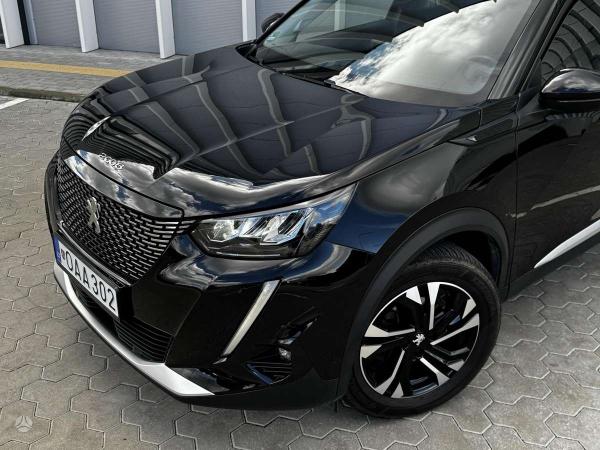 Black Peugeot 2008 2021 in Vilnius, with an engine capacity of 1.20 L and mileage of 68 thousand km for 12500 €, photo 3 on AUTOMOTO.COM.LV