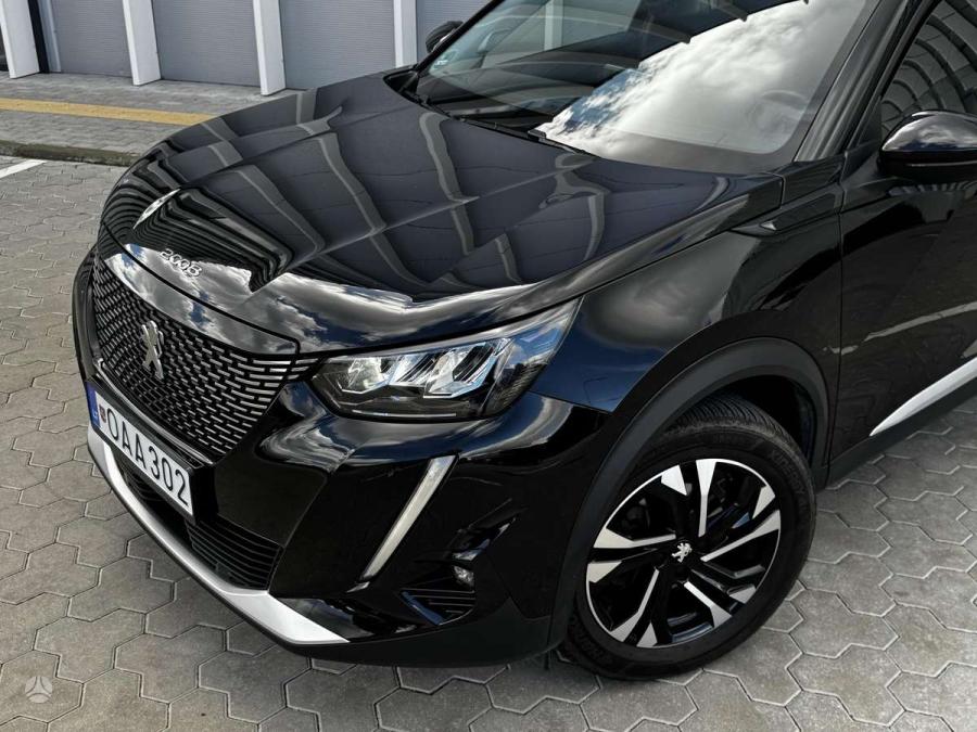 Black Peugeot 2008 2021 in Vilnius, with an engine capacity of 1.20 L and mileage of 68 thousand km for 12500 €, photo 3 on AUTOMOTO.COM.LV