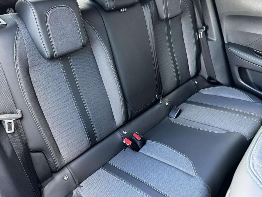 Black Peugeot 2008 2021 in Vilnius, with an engine capacity of 1.20 L and mileage of 68 thousand km for 12500 €, photo 20 on AUTOMOTO.COM.LV