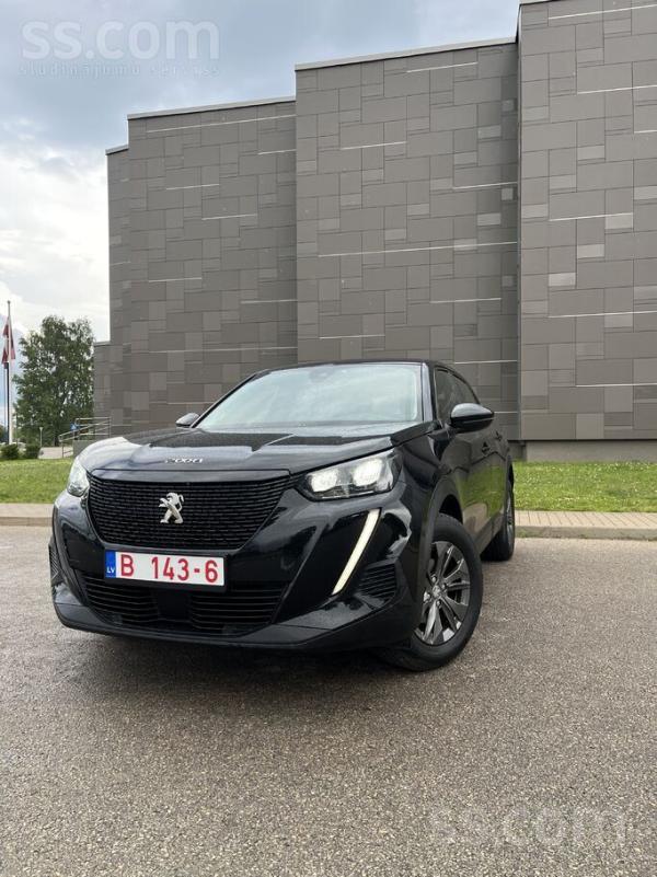 Melns Peugeot 2008 2022 Rīga, ar dzinēja tilpumu 1.20 L un nobraukumu 115 tūkst. km par 13900 €, foto 2 vietnē AUTOMOTO.COM.LV