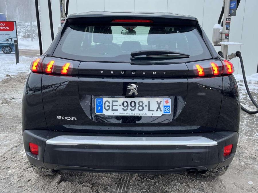 Melns Peugeot 2008 2022 Viļņa, ar dzinēja tilpumu 1.20 L un nobraukumu 105 tūkst. km par 10467 €, foto 4 vietnē AUTOMOTO.COM.LV