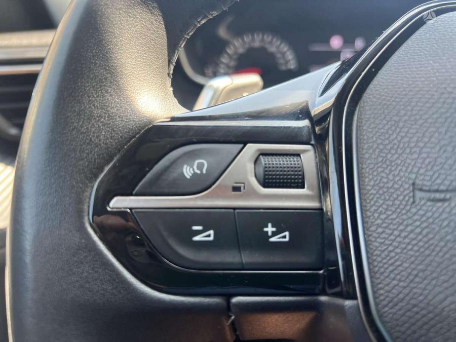 Black Peugeot 2008 2022 in Kaunas, with an engine capacity of 1.50 L and mileage of 209 thousand km for 12300 €, photo 37 on AUTOMOTO.COM.LV