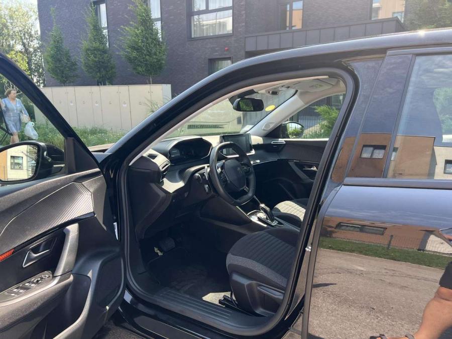Black Peugeot 2008 2022 in Kaunas, with an engine capacity of 1.50 L and mileage of 210 thousand km for 11700 €, photo 17 on AUTOMOTO.COM.LV