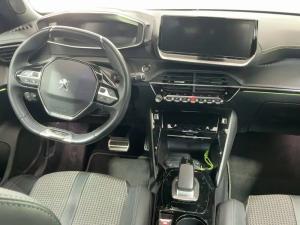 Black Peugeot 2008 2022 in Riga, with an engine capacity of 0.00 L and mileage of 71 thousand km for 18990 €, photo 6 on AUTOMOTO.COM.LV