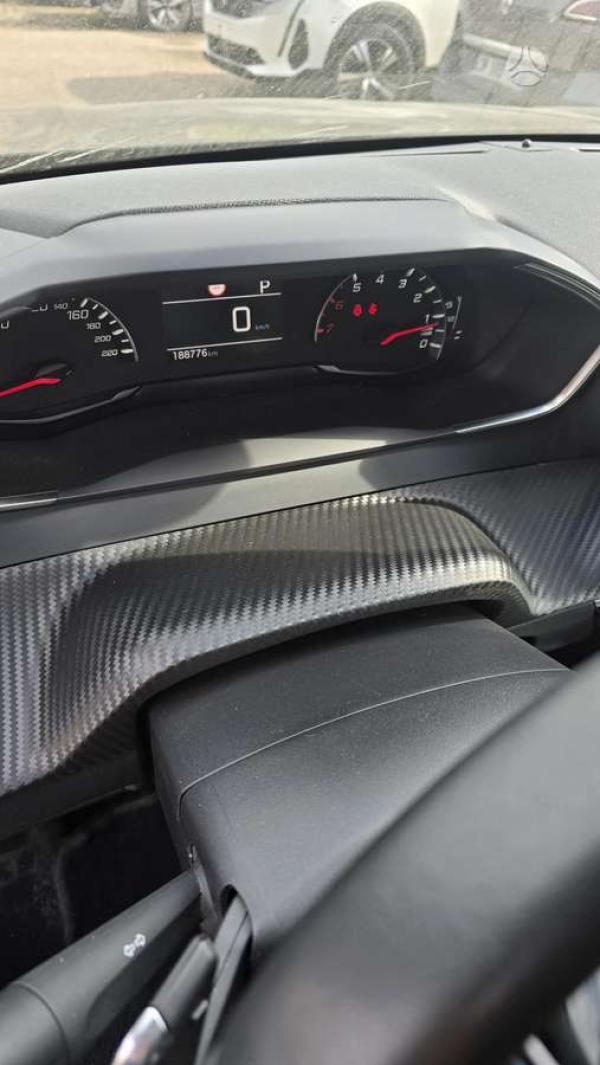 Black Peugeot 2008 2023 in Kaunas, with an engine capacity of 1.50 L and mileage of 189 thousand km for 12342 €, photo 10 on AUTOMOTO.COM.LV