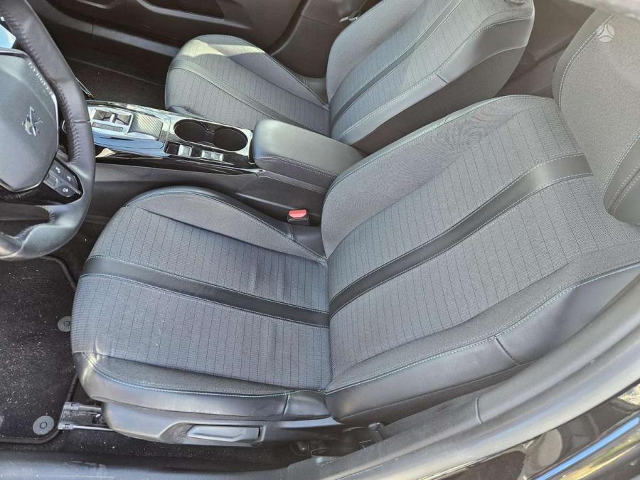 Melns Peugeot 2008 2023 Viļņa, ar dzinēja tilpumu 1.20 L un nobraukumu 145 tūkst. km par 13068 €, foto 13 vietnē AUTOMOTO.COM.LV