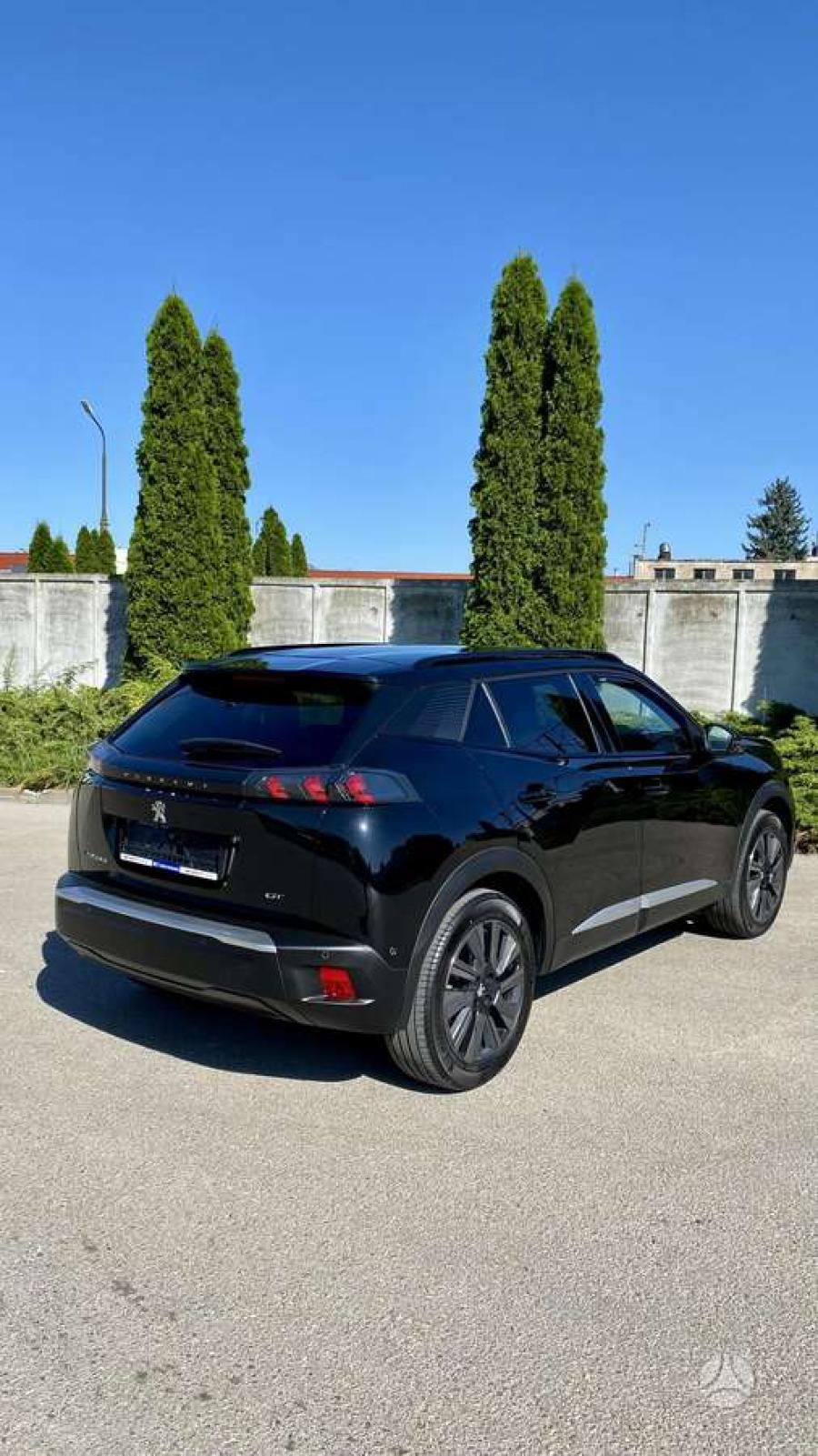 Black Peugeot 2008 2023 in Marijampole, with an engine capacity of 0.00 L and mileage of 38 thousand km for 19550 €, photo 3 on AUTOMOTO.COM.LV