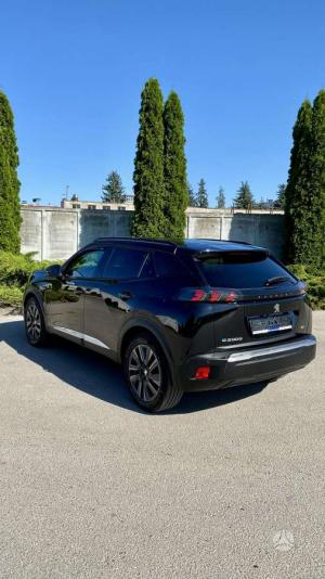 Black Peugeot 2008 2023 in Marijampole, with an engine capacity of 0.00 L and mileage of 38 thousand km for 19550 €, photo 6 on AUTOMOTO.COM.LV