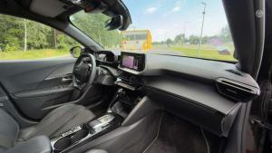 Melns Peugeot 2008 2023 Kauņa, ar dzinēja tilpumu 1.20 L un nobraukumu 124 tūkst. km par 15609 €, foto 12 vietnē AUTOMOTO.COM.LV