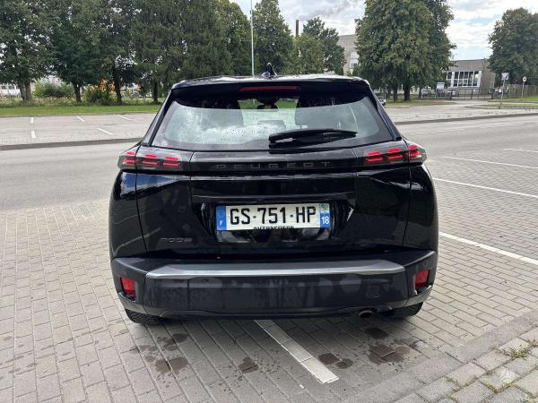 Melns Peugeot 2008 2023 Tauragė, ar dzinēja tilpumu 1.20 L un nobraukumu 130 tūkst. km par 11900 €, foto 8 vietnē AUTOMOTO.COM.LV