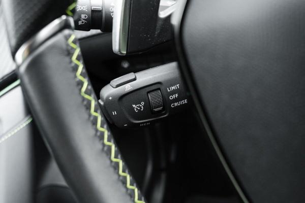 Melns Peugeot 2008 2024 Rīga, ar dzinēja tilpumu 1.20 L un nobraukumu 30 tūkst. km par 18950 €, foto 10 vietnē AUTOMOTO.COM.LV