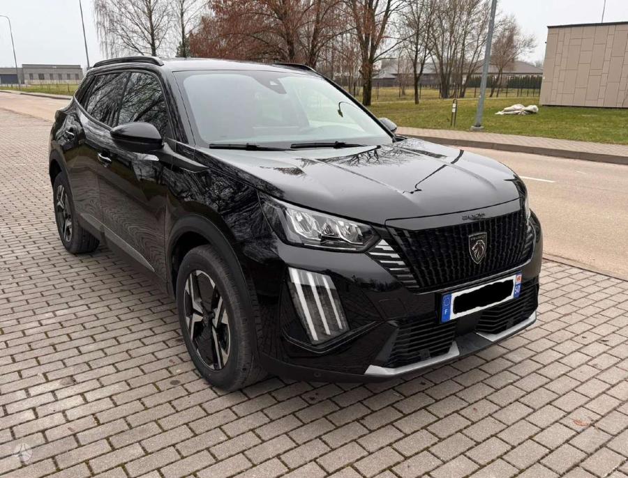 Black Peugeot 2008 2024 in Taurage, with an engine capacity of 1.20 L and mileage of 48 thousand km for 18900 €, photo 3 on AUTOMOTO.COM.LV