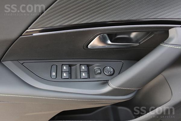 Melns Peugeot 2008 2024 Tukums, ar dzinēja tilpumu 1.50 L un nobraukumu 3 tūkst. km par 27990 €, foto 10 vietnē AUTOMOTO.COM.LV