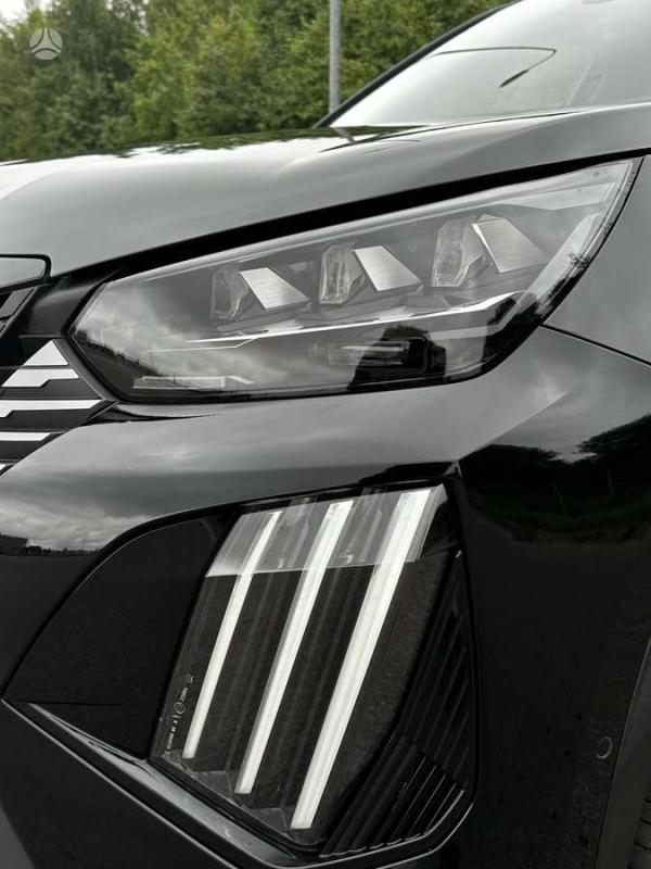 Melns Peugeot 2008 2026 Viļņa, ar dzinēja tilpumu 1.20 L un nobraukumu 6 tūkst. km par 26500 €, foto 9 vietnē AUTOMOTO.COM.LV