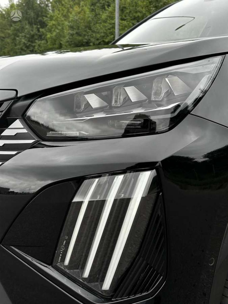 Melns Peugeot 2008 2026 Viļņa, ar dzinēja tilpumu 1.20 L un nobraukumu 6 tūkst. km par 26500 €, foto 10 vietnē AUTOMOTO.COM.LV