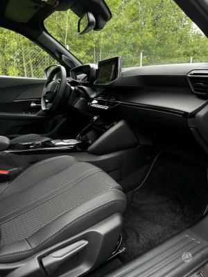 Melns Peugeot 2008 2026 Viļņa, ar dzinēja tilpumu 1.20 L un nobraukumu 6 tūkst. km par 26500 €, foto 16 vietnē AUTOMOTO.COM.LV