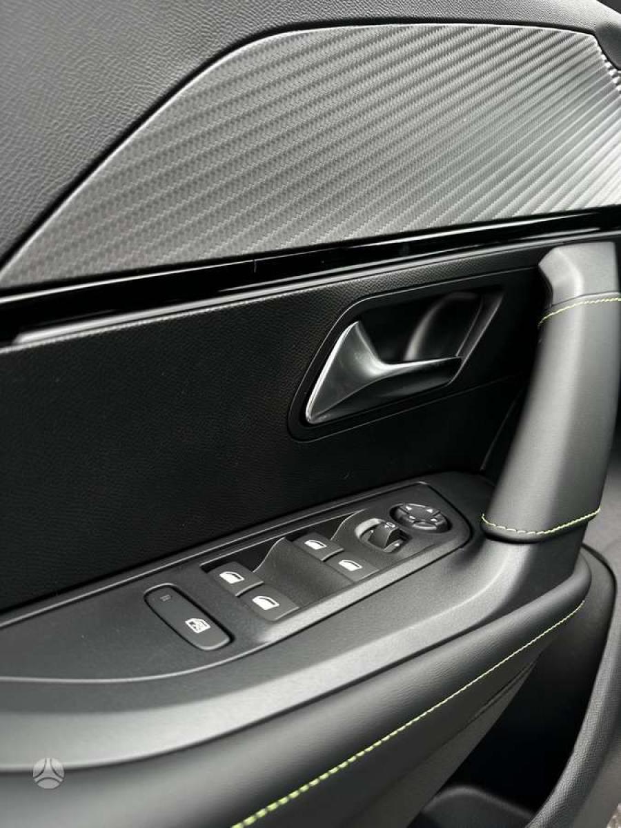 Melns Peugeot 2008 2026 Viļņa, ar dzinēja tilpumu 1.20 L un nobraukumu 6 tūkst. km par 26500 €, foto 22 vietnē AUTOMOTO.COM.LV