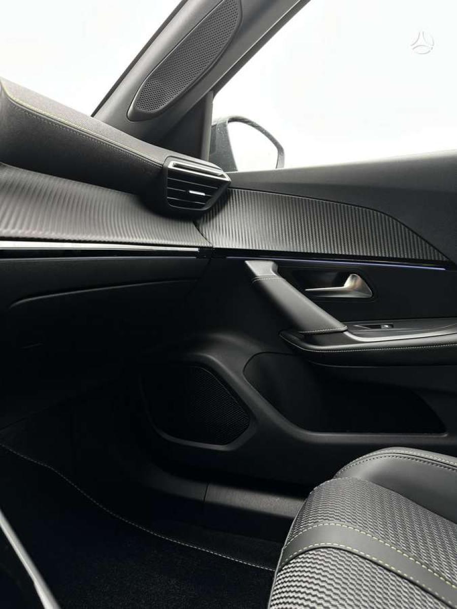 Melns Peugeot 2008 2026 Viļņa, ar dzinēja tilpumu 1.20 L un nobraukumu 6 tūkst. km par 26500 €, foto 32 vietnē AUTOMOTO.COM.LV