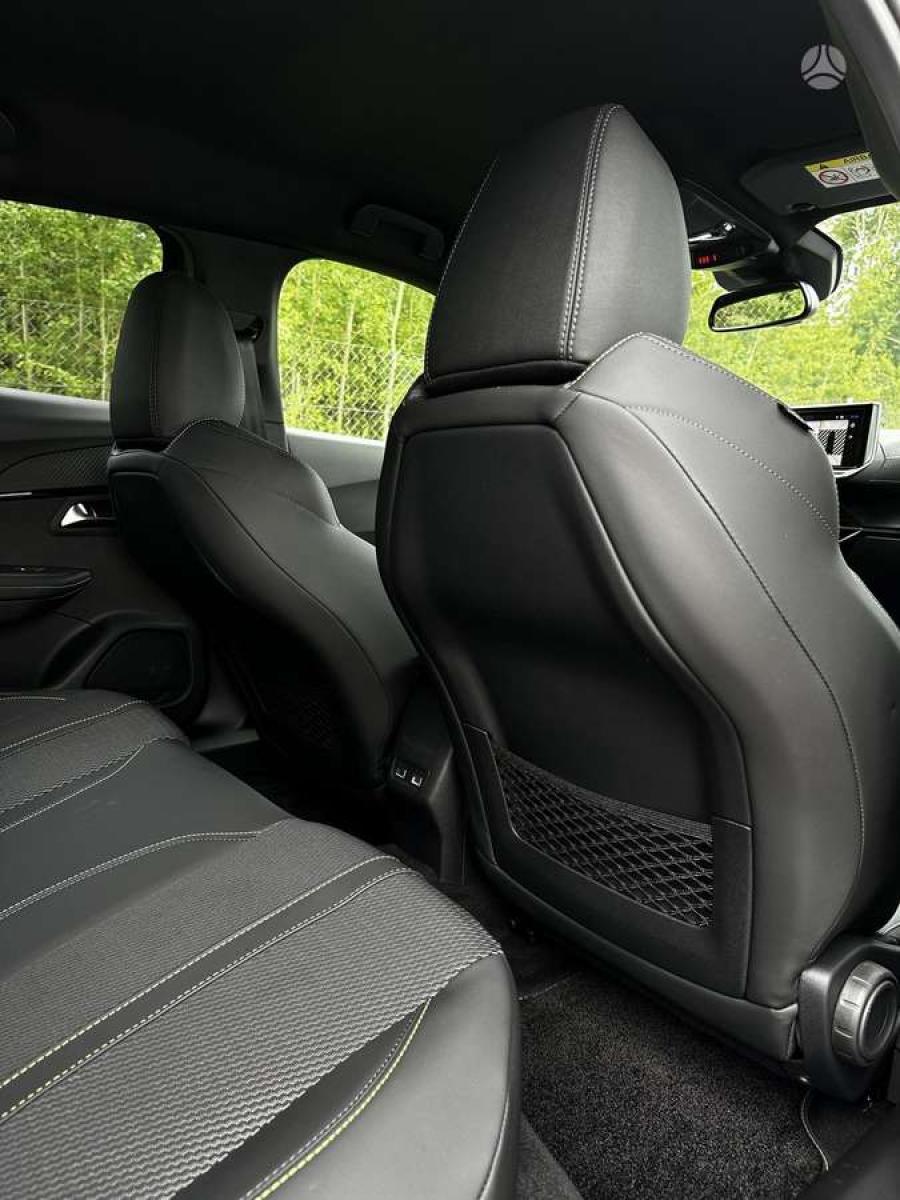 Melns Peugeot 2008 2026 Viļņa, ar dzinēja tilpumu 1.20 L un nobraukumu 6 tūkst. km par 26500 €, foto 35 vietnē AUTOMOTO.COM.LV