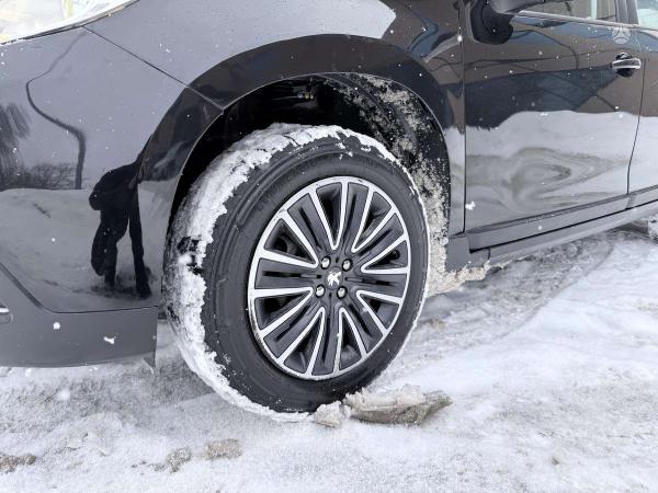 Black Peugeot 2008 2014 in Siauliai, with an engine capacity of 1.20 L and mileage of 150 thousand km for 3800 €, photo 7 on AUTOMOTO.COM.LV