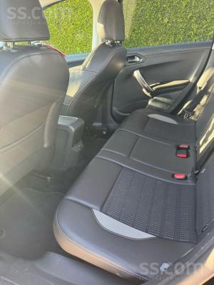 Black Peugeot 2008 2015 in Riga, with an engine capacity of 1.60 L and mileage of 239 thousand km for 5400 €, photo 9 on AUTOMOTO.COM.LV