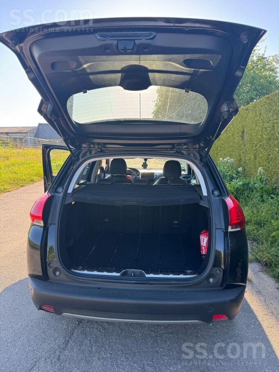Black Peugeot 2008 2015 in Riga, with an engine capacity of 1.60 L and mileage of 239 thousand km for 5400 €, photo 11 on AUTOMOTO.COM.LV