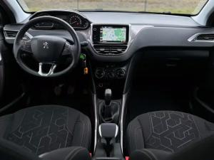Melns Peugeot 2008 2015 Jelgava, ar dzinēja tilpumu 1.20 L un nobraukumu 146 tūkst. km par 6300 €, foto 5 vietnē AUTOMOTO.COM.LV