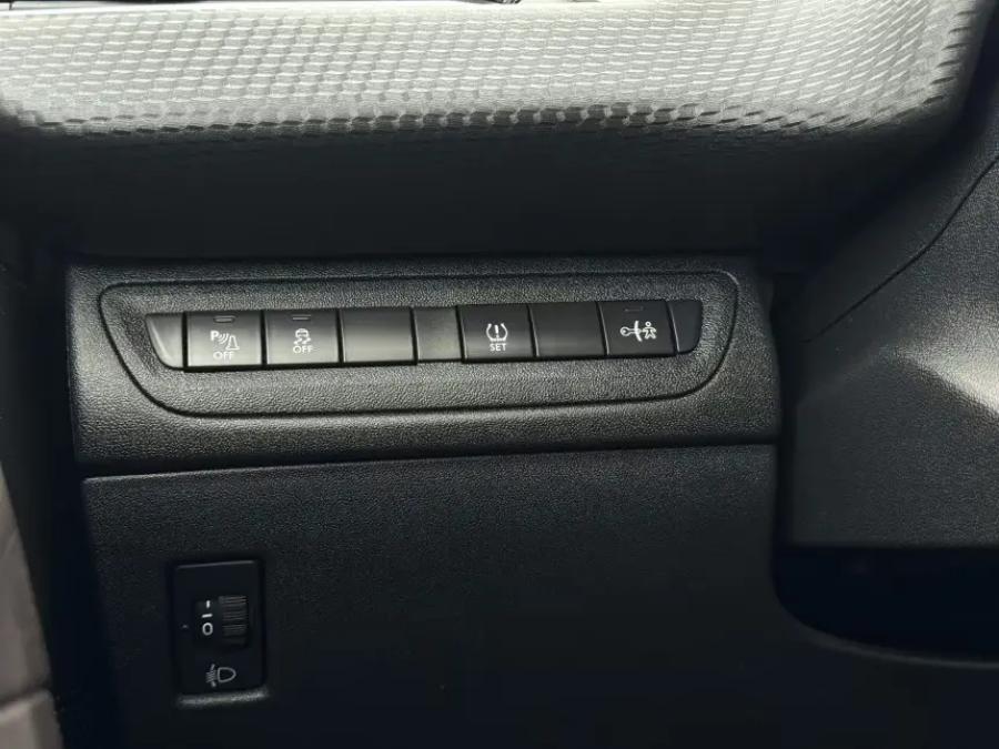 Melns Peugeot 2008 2015 Jelgava, ar dzinēja tilpumu 1.20 L un nobraukumu 146 tūkst. km par 6300 €, foto 12 vietnē AUTOMOTO.COM.LV