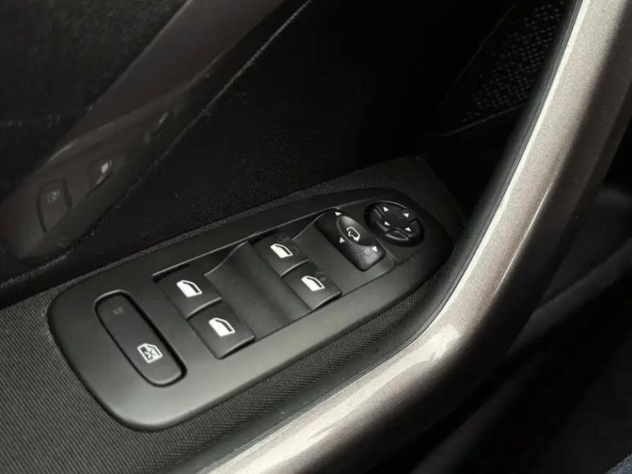 Melns Peugeot 2008 2015 Jelgava, ar dzinēja tilpumu 1.20 L un nobraukumu 146 tūkst. km par 6300 €, foto 13 vietnē AUTOMOTO.COM.LV
