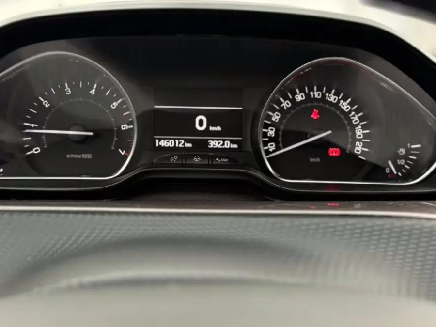 Melns Peugeot 2008 2015 Jelgava, ar dzinēja tilpumu 1.20 L un nobraukumu 146 tūkst. km par 6300 €, foto 14 vietnē AUTOMOTO.COM.LV