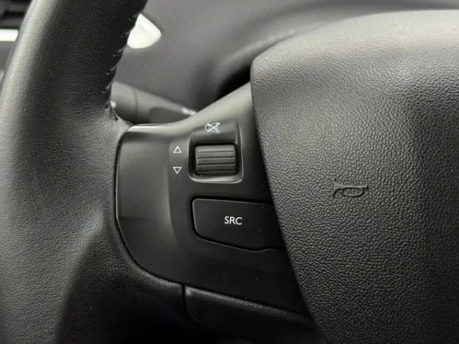 Melns Peugeot 2008 2015 Jelgava, ar dzinēja tilpumu 1.20 L un nobraukumu 146 tūkst. km par 6300 €, foto 16 vietnē AUTOMOTO.COM.LV