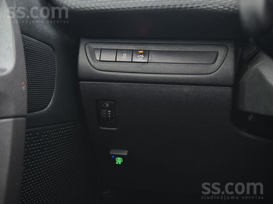 Melns Peugeot 2008 2015 Rīga, ar dzinēja tilpumu 1.20 L un nobraukumu 147 tūkst. km par 5500 €, foto 22 vietnē AUTOMOTO.COM.LV