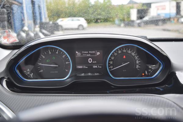 Peugeot 2008 2017 Rīga vietnē Melns Peugeot 2008 2017 Rīga, ar dzinēja tilpumu 1.20 L un nobraukumu 190 tūkst. km par 6900 €, foto 11 vietnē AUTOMOTO.COM.LV