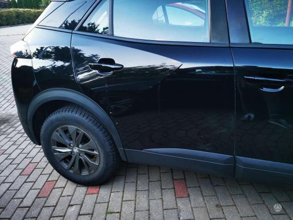Melns Peugeot 2008 2021 Viļņa, ar dzinēja tilpumu 1.20 L un nobraukumu 98 tūkst. km par 9500 €, foto 5 vietnē AUTOMOTO.COM.LV