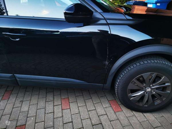 Melns Peugeot 2008 2021 Viļņa, ar dzinēja tilpumu 1.20 L un nobraukumu 98 tūkst. km par 9500 €, foto 8 vietnē AUTOMOTO.COM.LV