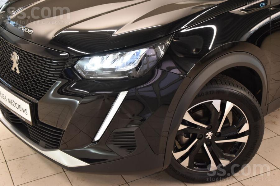 Melns Peugeot 2008 2023 Rīga, ar dzinēja tilpumu 1.20 L un nobraukumu 12 tūkst. km par 23450 €, foto 11 vietnē AUTOMOTO.COM.LV