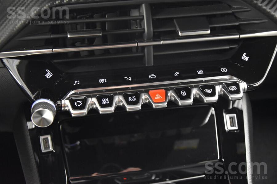 Melns Peugeot 2008 2023 Rīga, ar dzinēja tilpumu 1.20 L un nobraukumu 12 tūkst. km par 23450 €, foto 19 vietnē AUTOMOTO.COM.LV