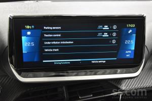 Melns Peugeot 2008 2023 Rīga, ar dzinēja tilpumu 1.20 L un nobraukumu 12 tūkst. km par 23450 €, foto 22 vietnē AUTOMOTO.COM.LV
