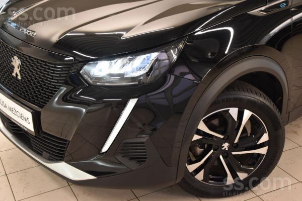 Peugeot 2008 2023 Rīga vietnē Melns Peugeot 2008 2023 Rīga, ar dzinēja tilpumu 1.20 L un nobraukumu 12 tūkst. km par 23450 €, foto 11 vietnē AUTOMOTO.COM.LV