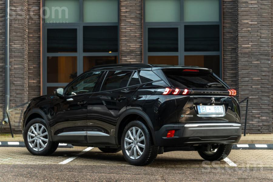 Melns Peugeot 2008 2023 Rīga, ar dzinēja tilpumu 0.00 L un nobraukumu 41 tūkst. km par 21500 €, foto 4 vietnē AUTOMOTO.COM.LV