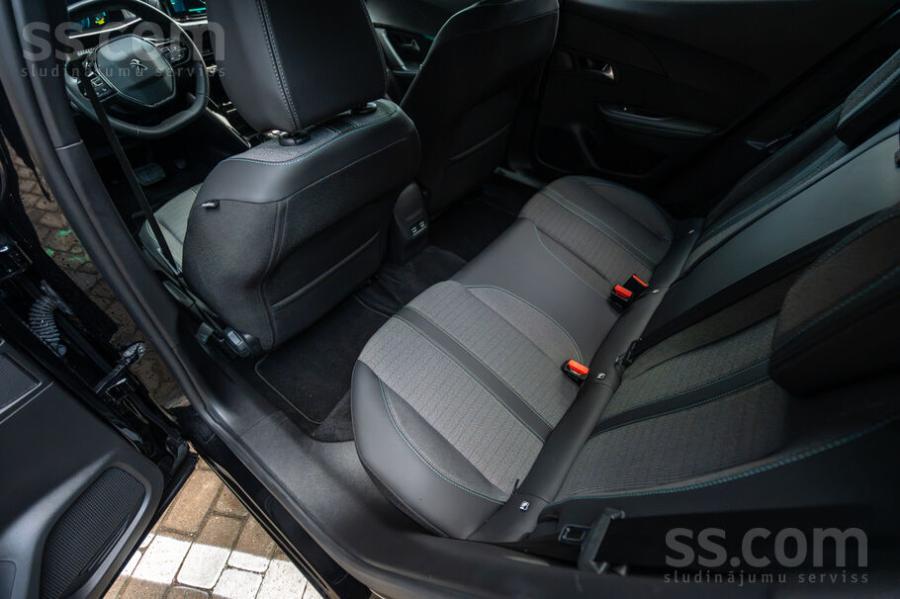 Melns Peugeot 2008 2023 Rīga, ar dzinēja tilpumu 0.00 L un nobraukumu 41 tūkst. km par 21500 €, foto 20 vietnē AUTOMOTO.COM.LV