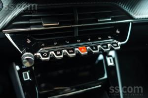 Melns Peugeot 2008 2023 Rīga, ar dzinēja tilpumu 0.00 L un nobraukumu 41 tūkst. km par 21500 €, foto 27 vietnē AUTOMOTO.COM.LV